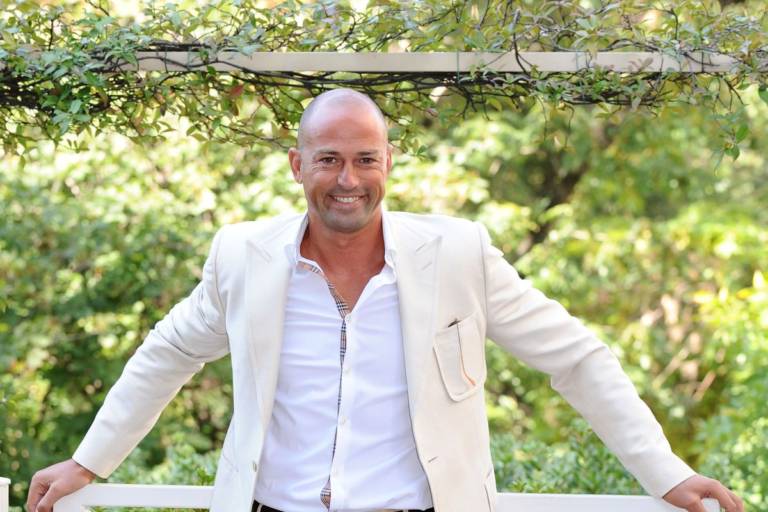 "Non lavoro e mi godo la vita": Stefano Bettarini si racconta senza filtri