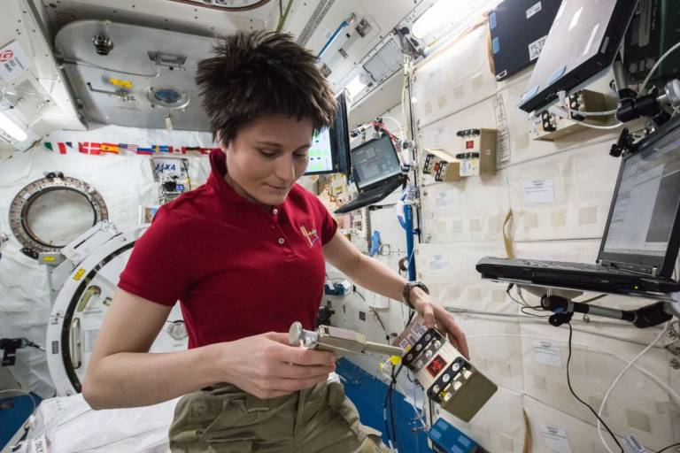 Samantha Cristoforetti, chi è: biografia, carriera e vita privata