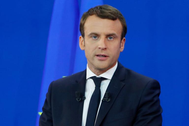Emmanuel Macron, perché indossa gli occhiali da sole: quanto costano