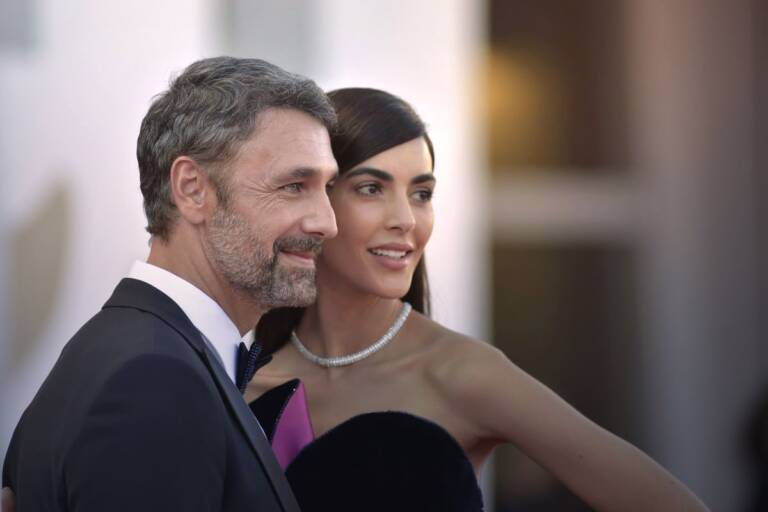 Raoul Bova in vacanza con le figlie senza Rocio: rumors di crisi