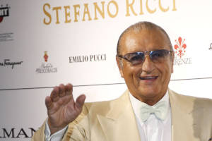 Chi è Tony Renis: biografia, vita privata e curiosità sul cantautore