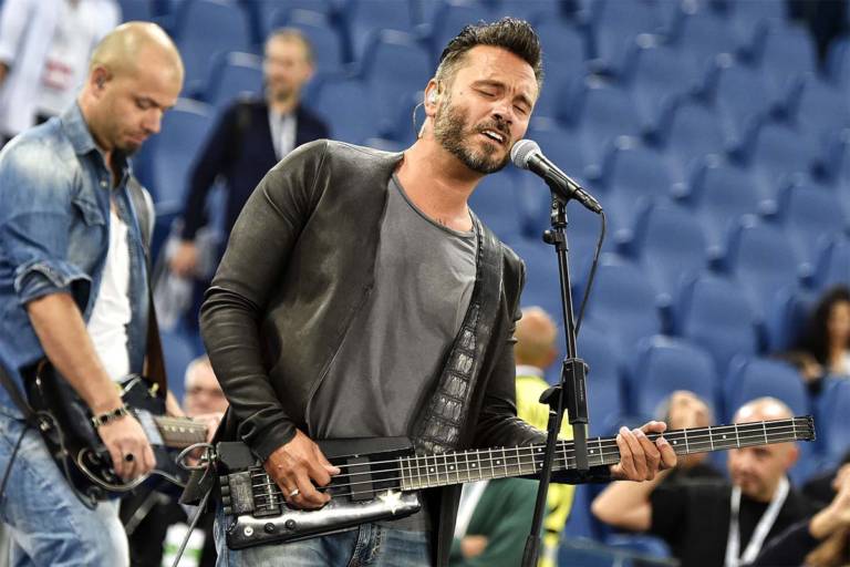 Chi è Nek: la vita privata, moglie e curiosità sul cantante di Sassuolo