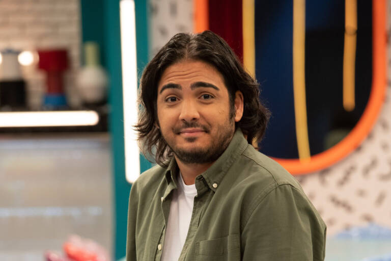 Chi è Max Angioni, il comico di Miracolato, LOL 2 e Zelig