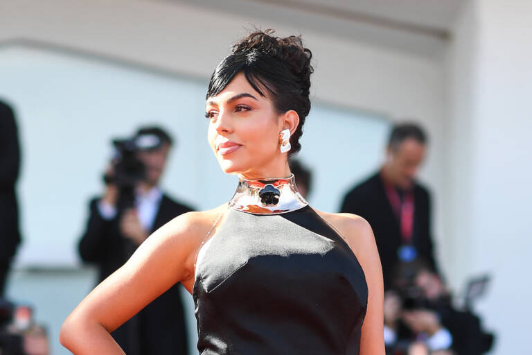 Georgina Rodriguez in bikini: il video tra le onde