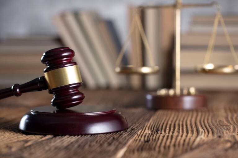 Super Partes: origini e significato della locuzione latina