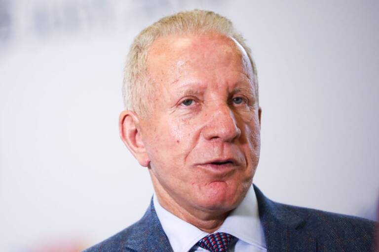 Chi è Behgjet Pacolli, l’ex compagno della cantante Anna Oxa