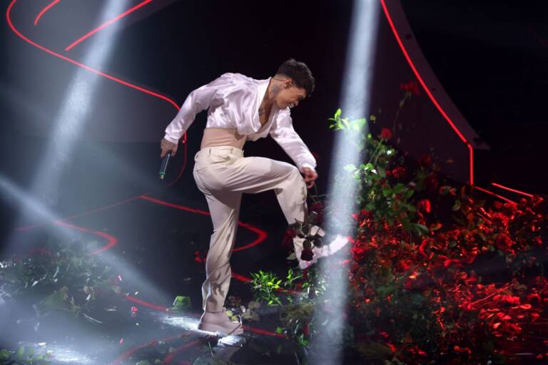 Chi è Blanco, il rapper e cantante di Brividi con Mahmood