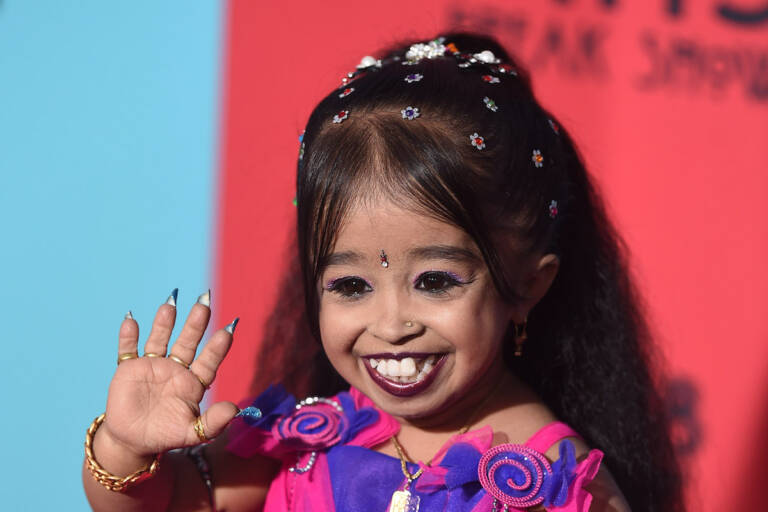 Chi è Jyoti Amge, la donna più piccola del mondo