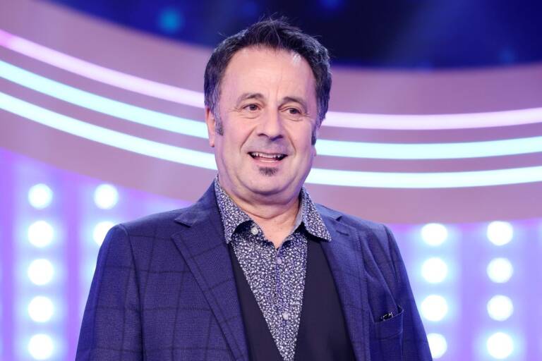 Chi è Mago Forest, il mago, conduttore tv e comico di Lol 2