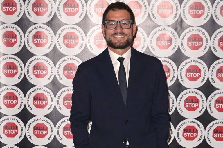 Sarabanda Celebrity, tensione da Enrico Papi: "Sono incazz***"