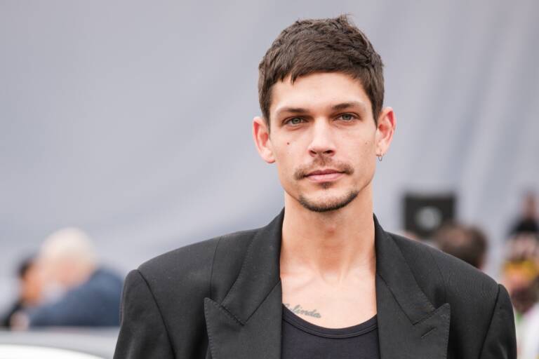 Chi è Ethan James Green, il fotografo del Calendario Pirelli 2025