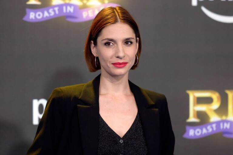 Beatrice Arnera, la battuta sul gossip con Raoul Bova: il video