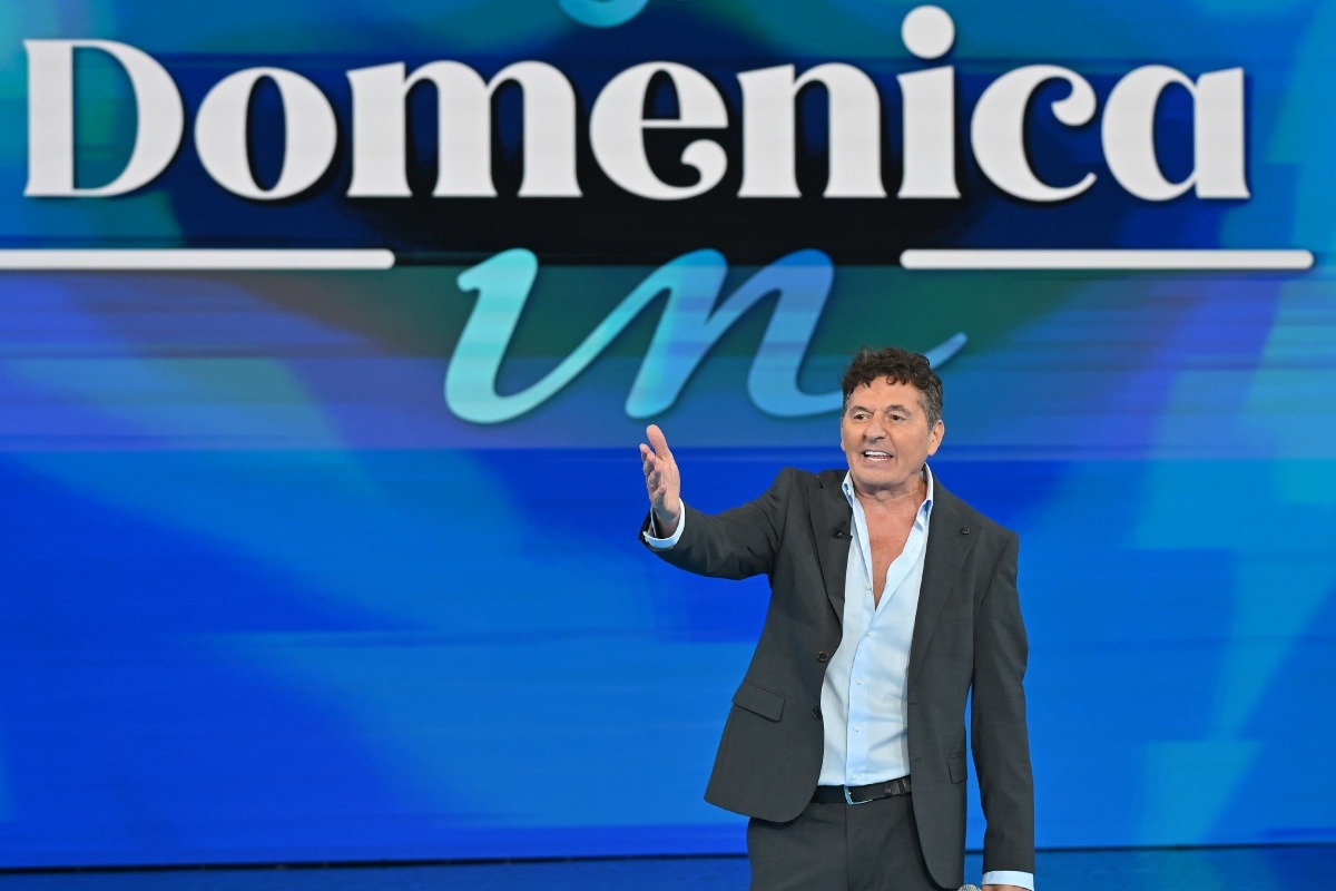 Domenica In, Teo Mammuccari assente: la reazione di Mara Venier